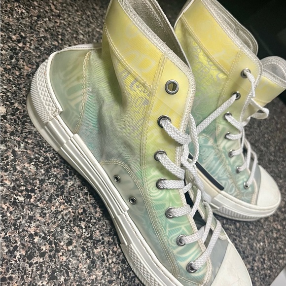 Converse | Shoes | Converse Hightop Sneakers With Gradient Design ...